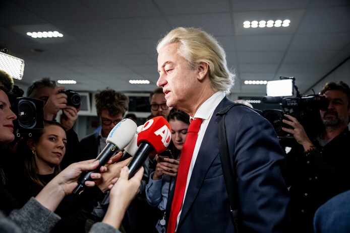 Miljardenbezuiniging op onderwijs deels afgewend door accijns op vapes en extra korting NPO ...