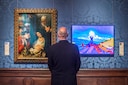Tussen al die beroemde, oude werken in Mauritshuis hangen nu foto’s ...
