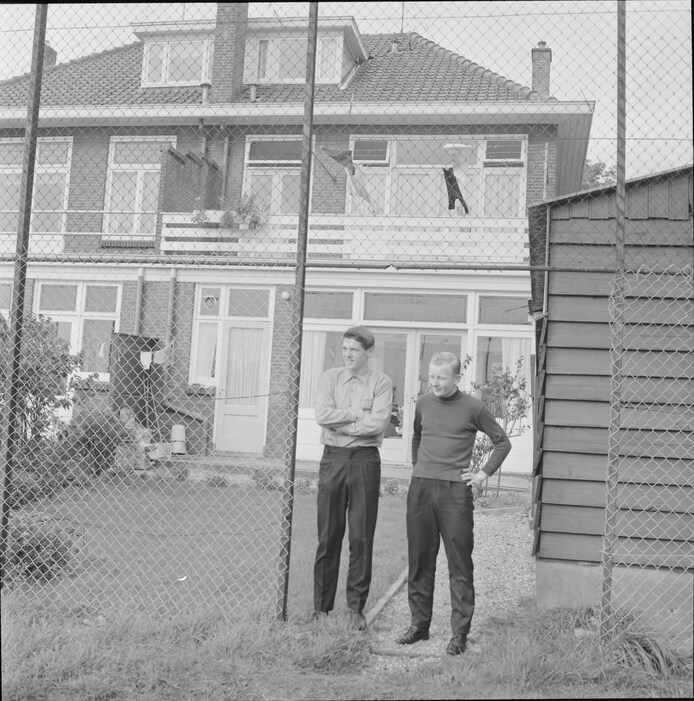 Zijn jeugd moest Johan Derksen overleven: eerst in het ‘gekkenhuis ...