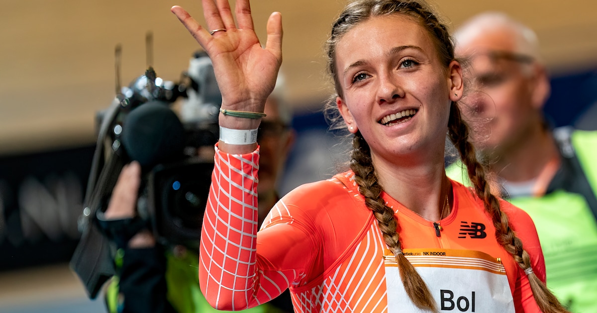 Sensatie in Apeldoorn: Femke Bol verbetert 41 jaar oud wereldrecord op ...