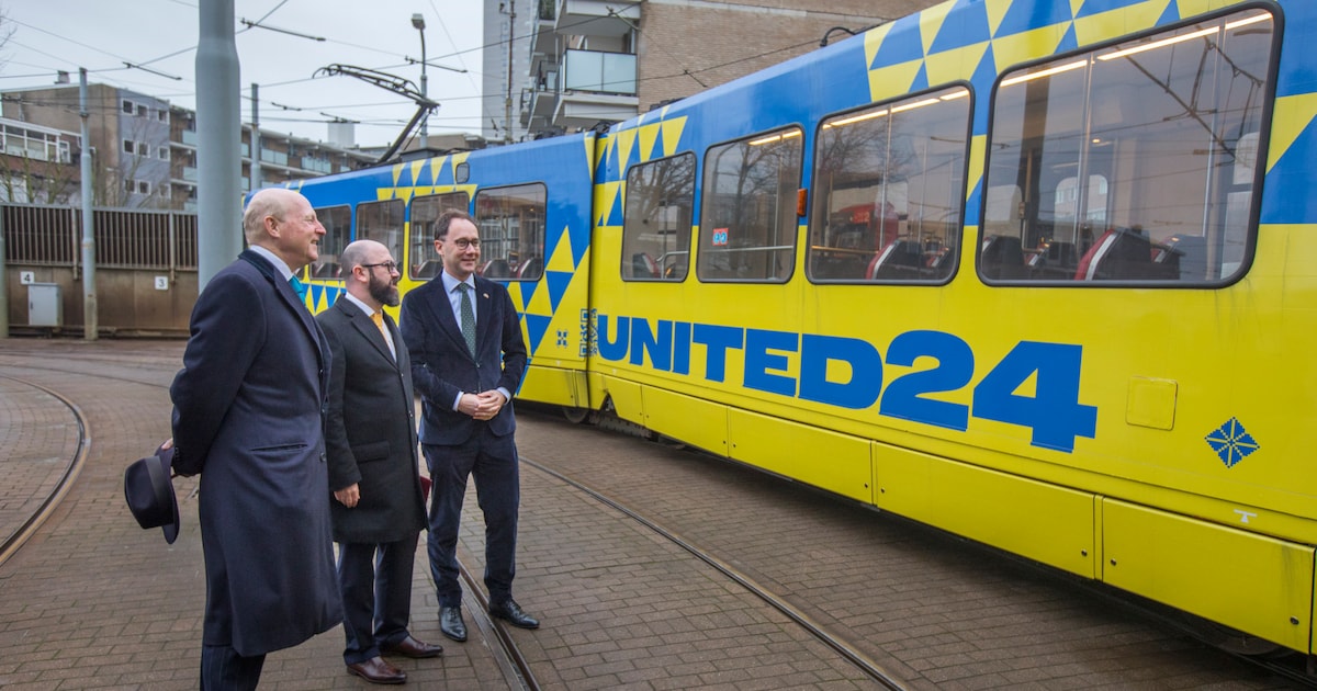 Na Wenen en Vilnius rijdt er nu een speciale Oekraïne-tram in Den Haag ...