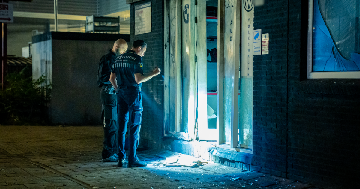Veel schade na explosie bij bedrijfspand in Hoogvliet | Rotterdam | AD.nl