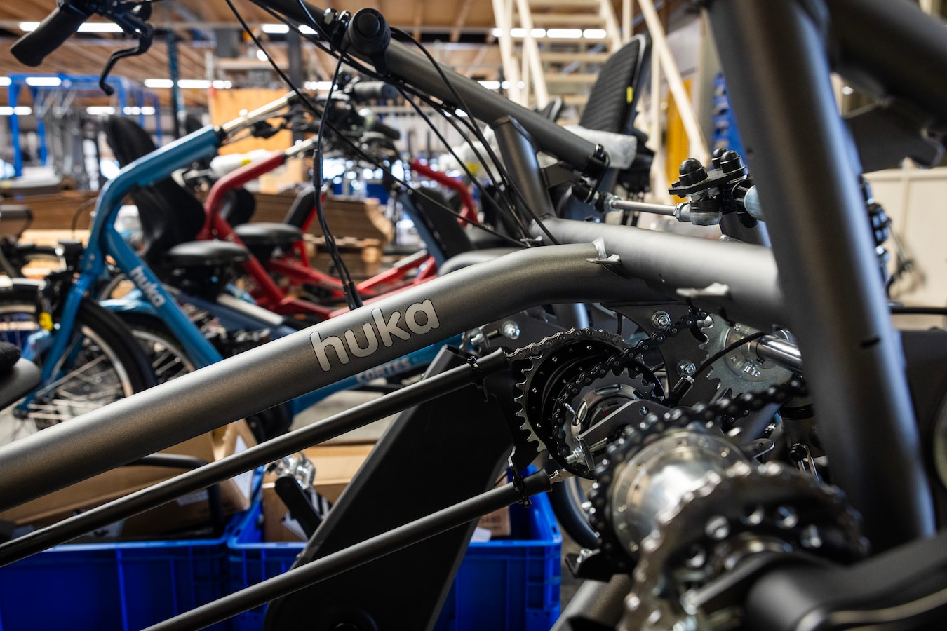 Dit bedrijf in Oldenzaal maakt 2500 aangepaste fietsen per jaar (voor ...