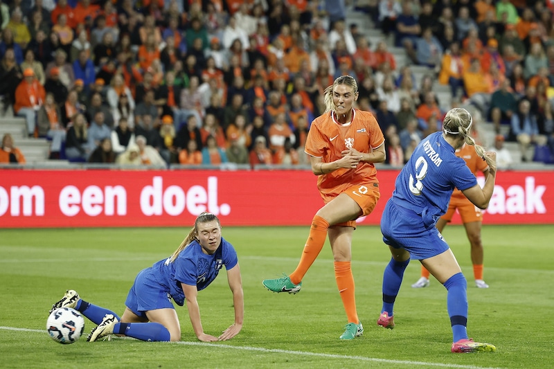 Vivianne Miedema ‘blij’ dat 100ste goal voor Leeuwinnen uitbleef ...