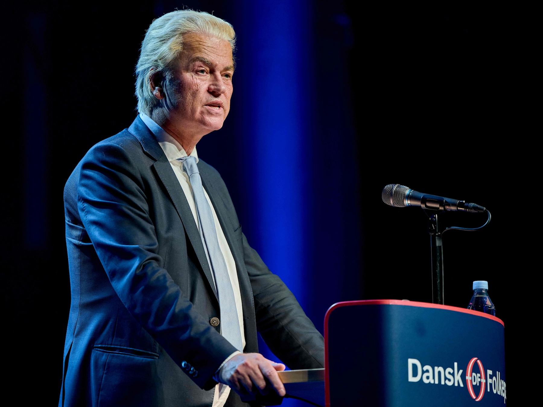 VVD zakt naar 15 zetels in nieuwe EenVandaag-peiling | Politiek | AD.nl