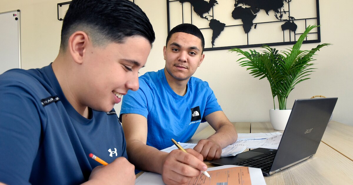 Blokken voor je examen? Nasir helpt je in een ‘tweede thuis’, waar je ...