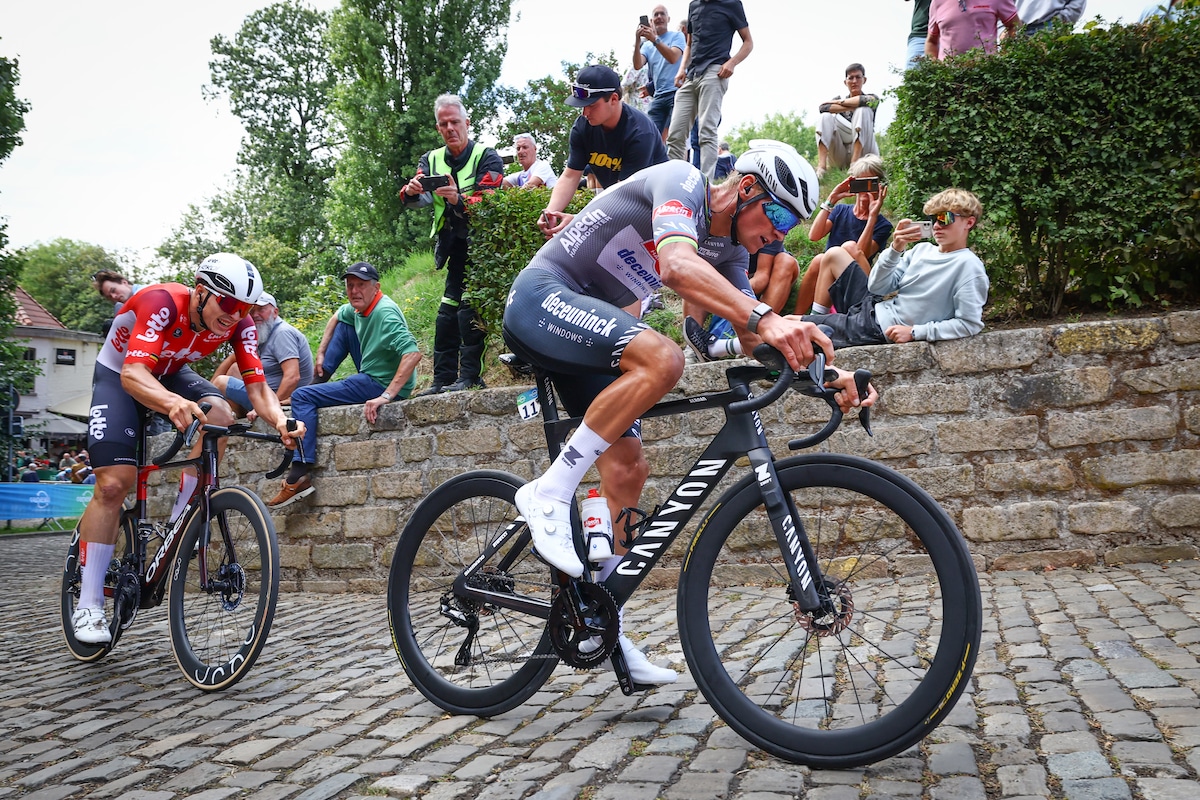 Indrukwek­ken­de Mathieu van der Poel verslaat Belgen in enerveren­de ...