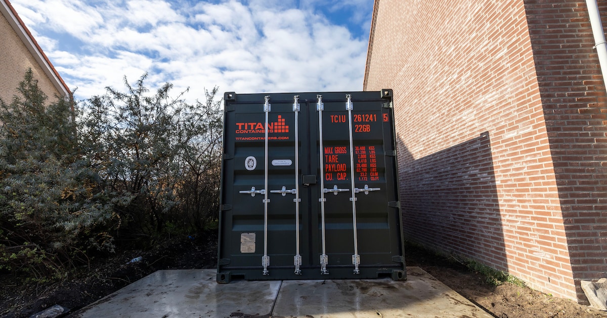 Veelbesproken zeecontainer in Ter Heijde verplaatst naar KNRM | Regio ...