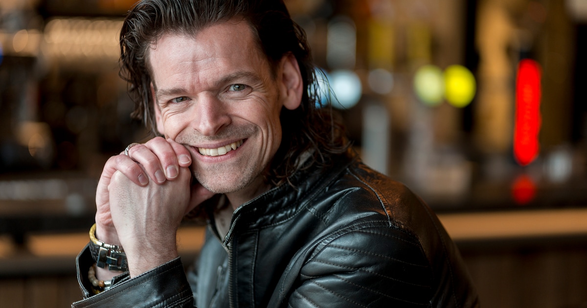 Maurice (45) verovert Franse én Canadese radio met vertaling van Bløf ...