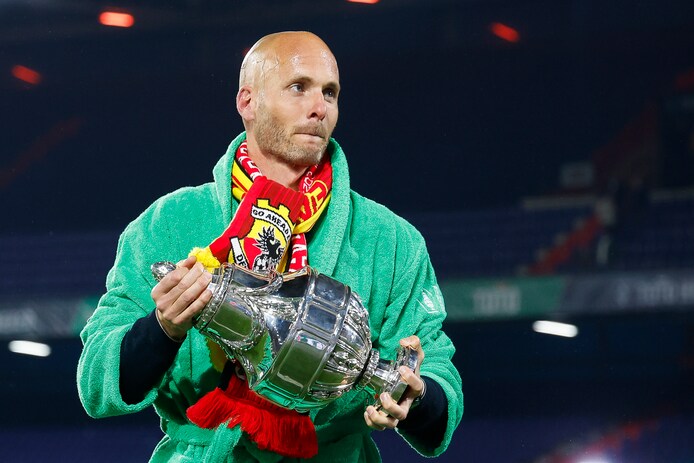 Vertrek succestrainer Paul Simonis bij Go Ahead Eagles nabij: Duitse ...