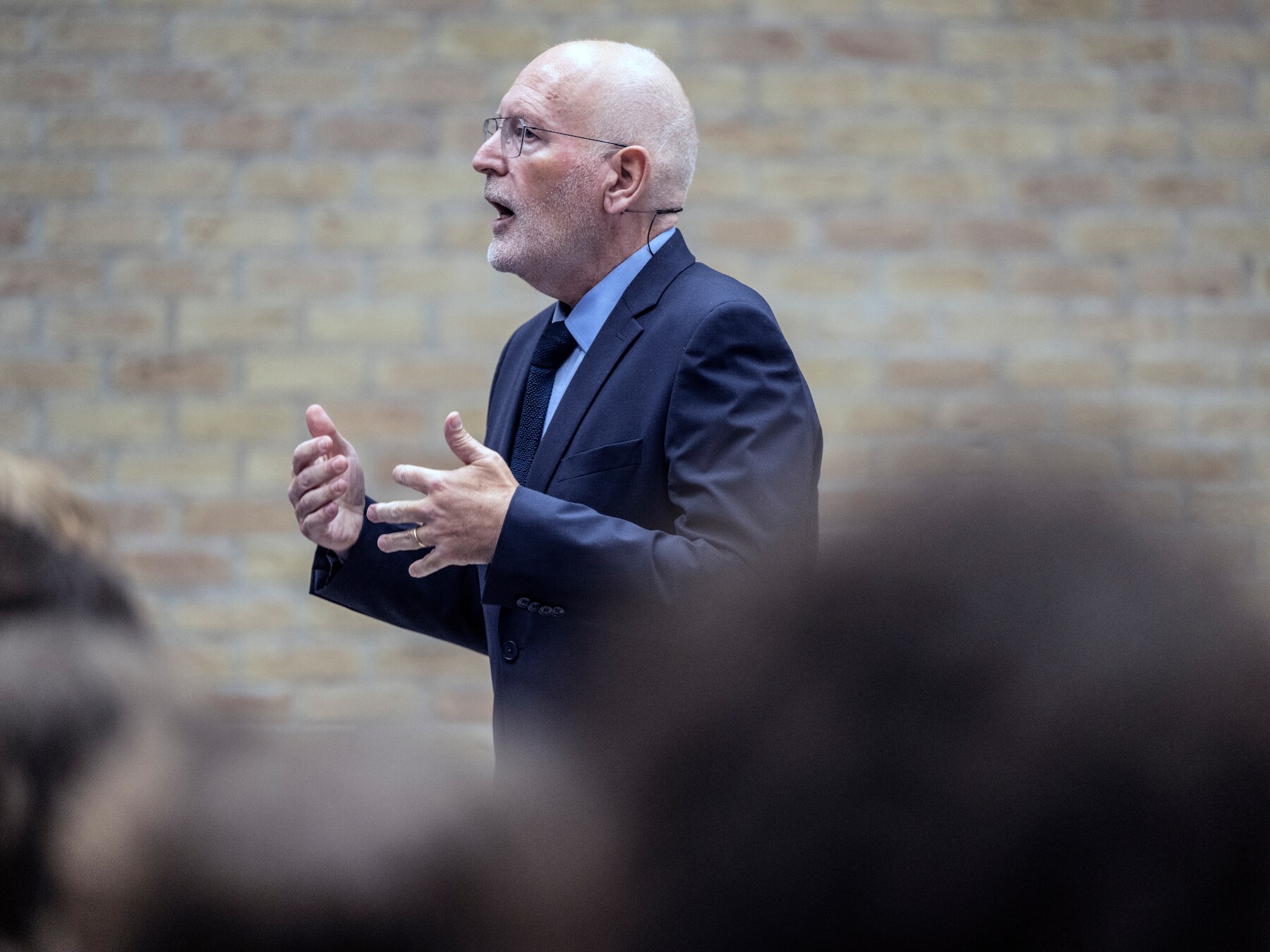 Voormalig CDA-minister van Buitenlandse Zaken Hans van den Broek (88 ...