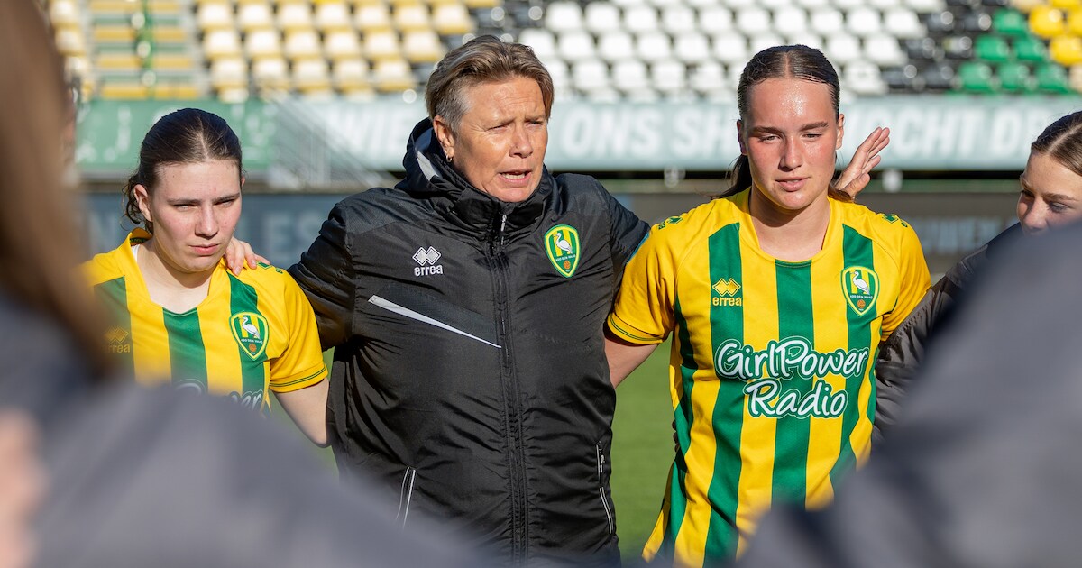 Na ontslag van hoofdtrainer staat Sandra van Tol wéér voor de groep bij ADO Vrouwen: ‘Ik heb ...