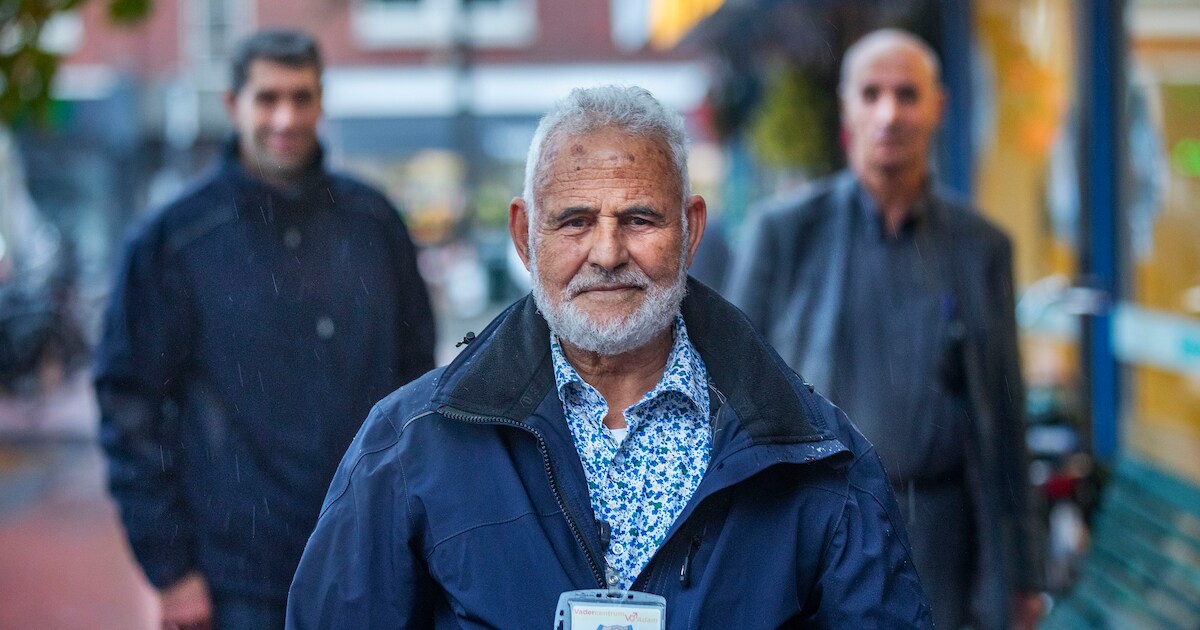 Al zo'n vijftig jaar in Den Haag, toch staat Mohamed voor altijd te ...