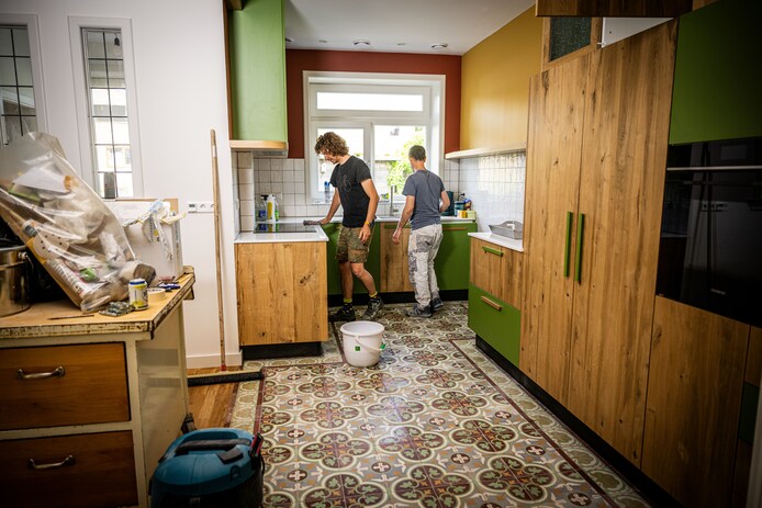 Familie Honkoop bouwt extra kamers in hun huis om statushouders te ...