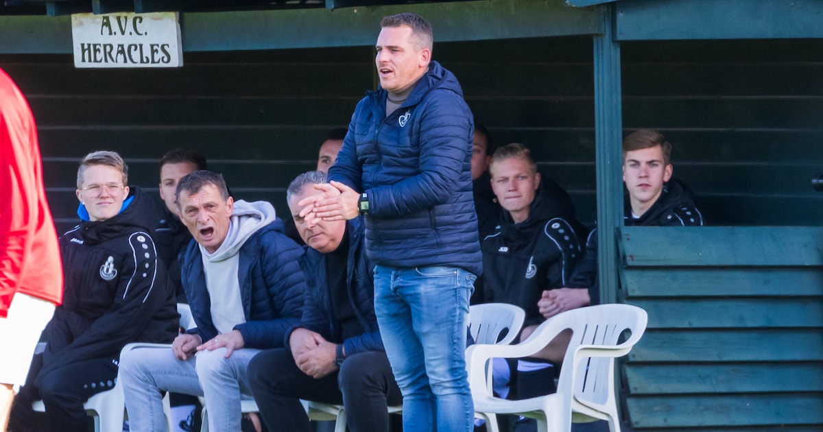 AVC Heracles langer door met trainer | Regio | AD.nl