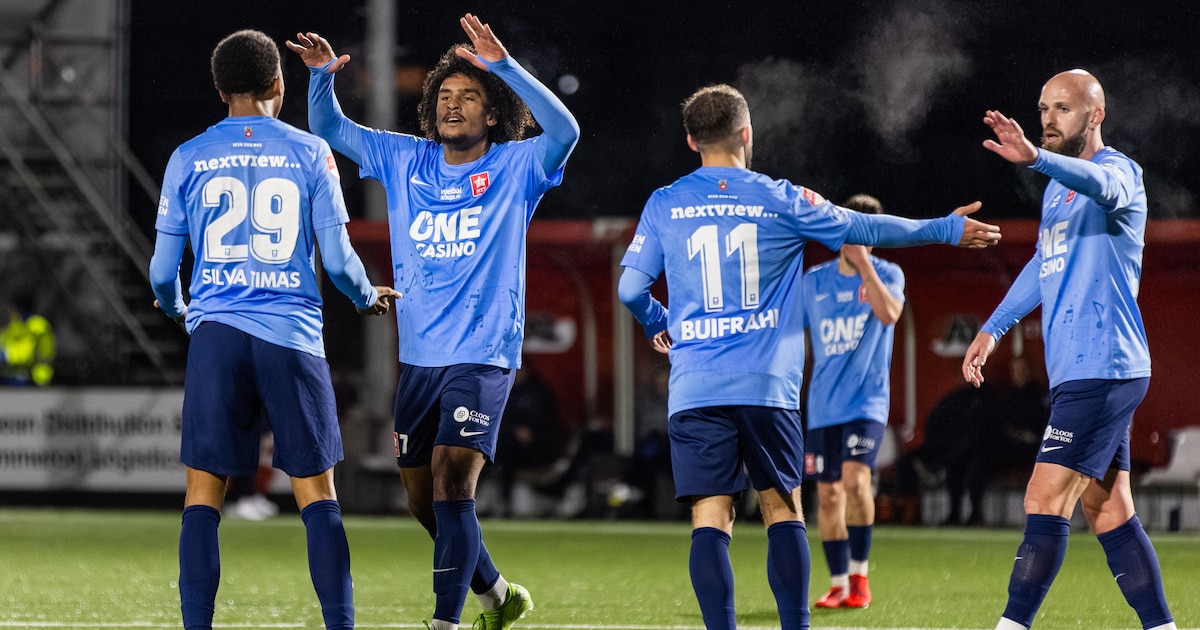 Camil Mmaee helpt MVV met hattrick aan zege op Jong AZ | Voetbal | AD.nl