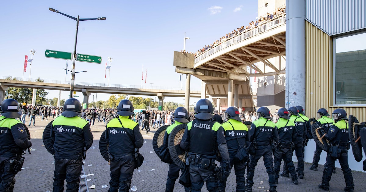 Nog drie verdachten aangehouden voor rellen na Ajax-Feyenoord ...