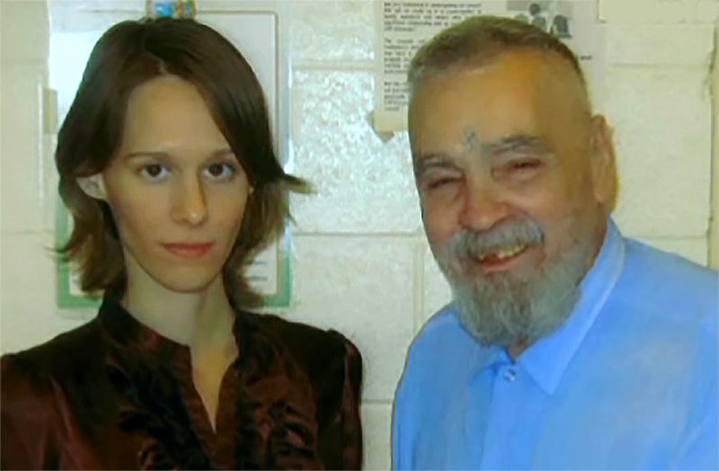 Star (26) wil trouwen met beruchte moordenaar Charles Manson (79 ...