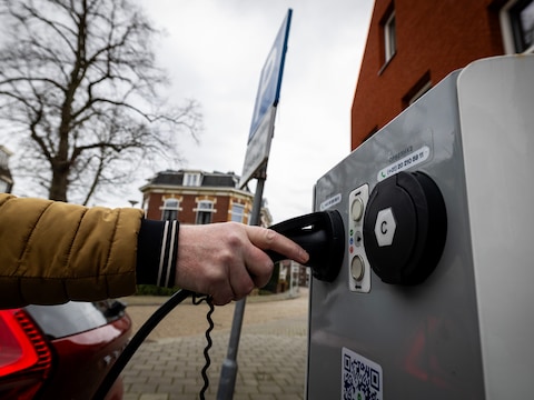 Prognose: meer dan 4400 laadpalen in Enkhuizen nodig voor volledig ...