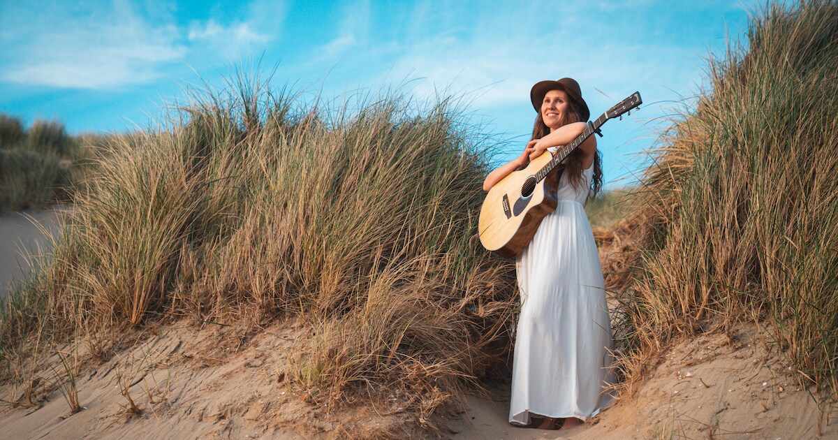 Spijkenisser singer-songwriter presenteert debuutalbum en wel voor de ...