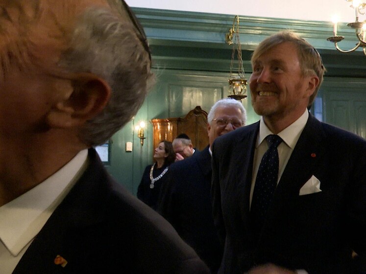 Hoe de verbannen Luc Smits alsnog aan de touwtjes trekt in het ...