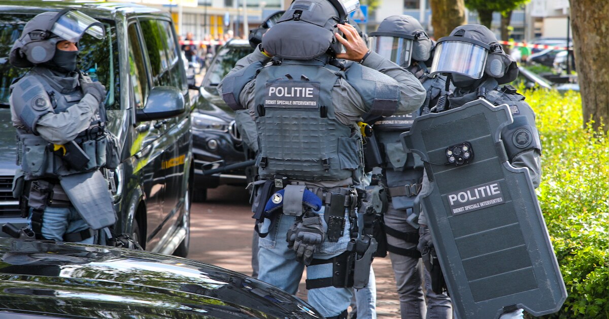 Bewoner zwaargewond door kettingzaag van het arrestatieteam dat ...