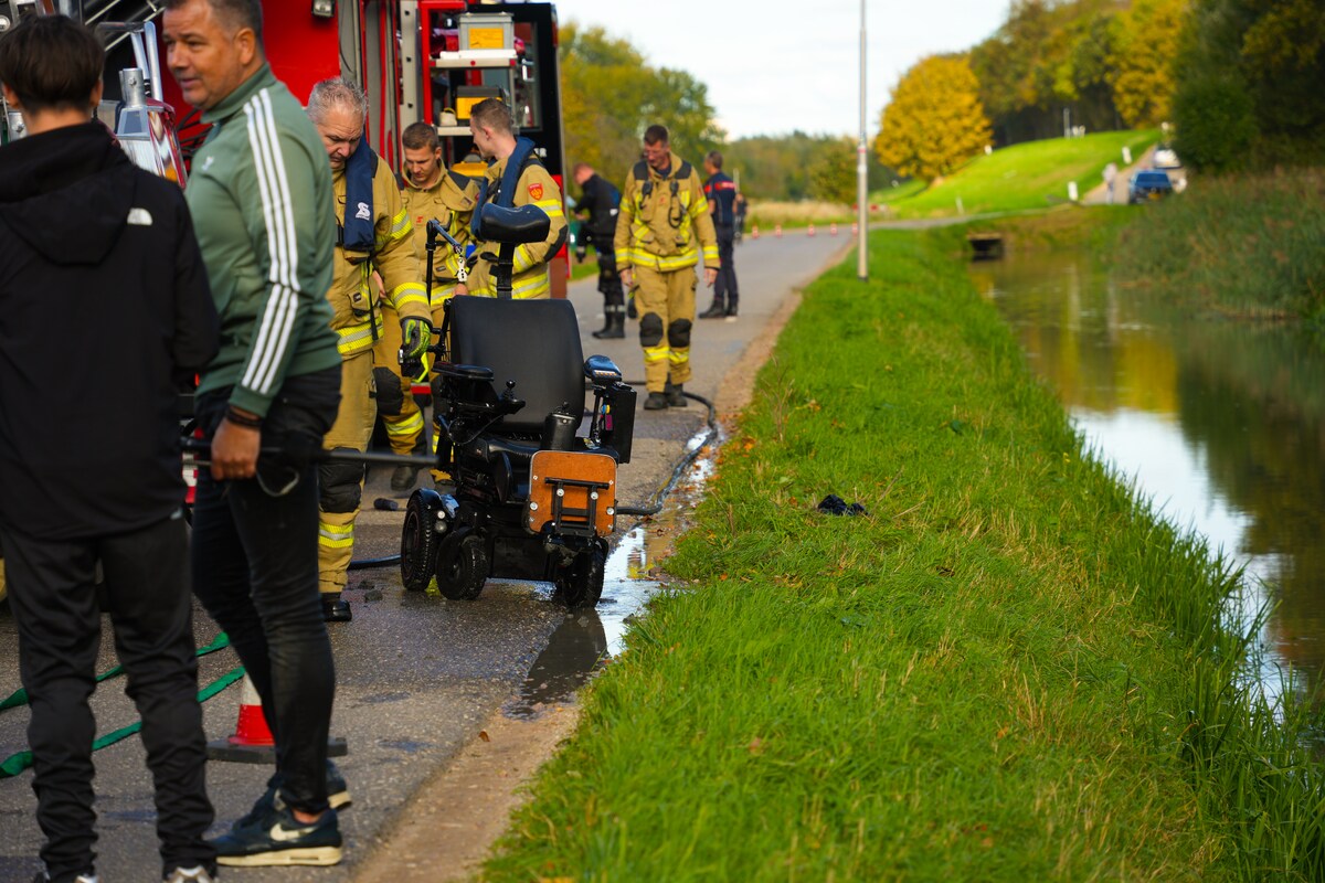 Persoon in elektrische rolstoel te water geraakt in Elst, mogelijk ...