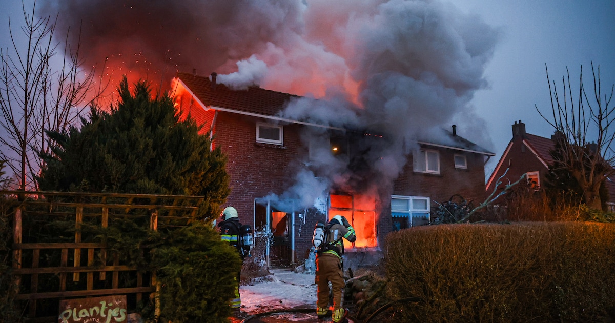 Woning volledig in brand aan Badweg in Oudehaske | 112 nieuws De Fryske ...