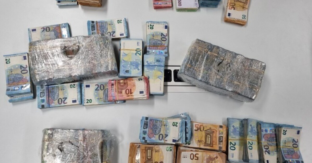 Politie vindt kilo’s harddrugs, dure auto’s en tonnen aan cash tijdens ...