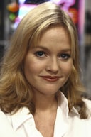 GTST-acteurs bezoeken graf Wik Jongsma en Guusje Nederhorst | Foto | AD.nl