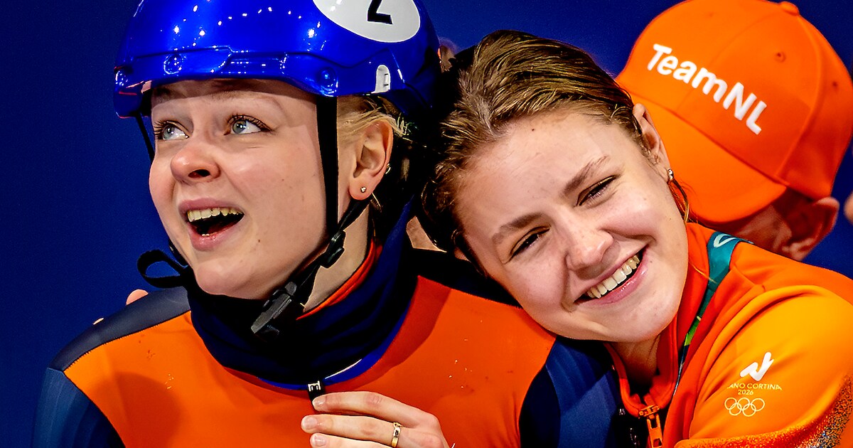 Shorttrackzusjes Velzeboer worden gehuldigd op Markt in Culemborg ...