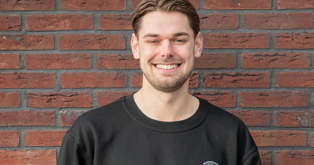 Toen Calvin van de bank gleed dacht zijn vriendin aan een grap, maar ...