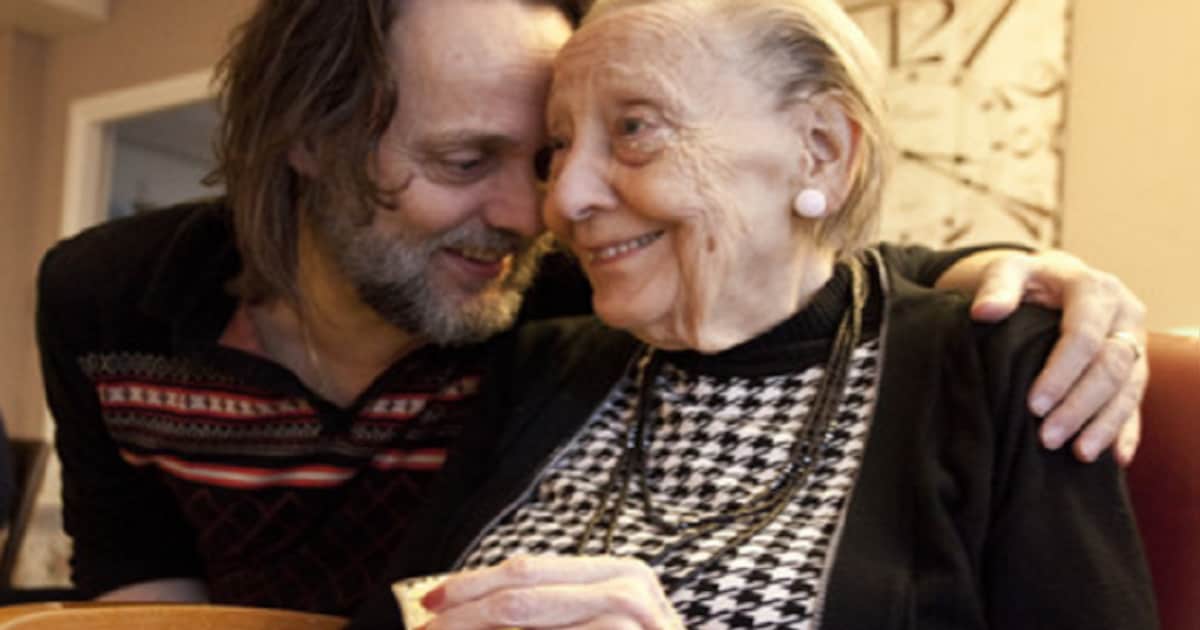 Moeder (89) van auteur Hugo Borst overleden | Nieuws | AD.nl