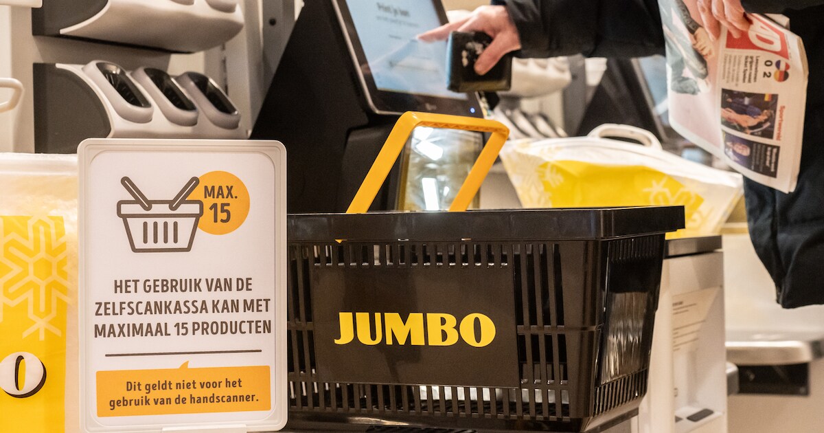 Nog maar 15 producten zelf scannen bij de Jumbo, bij meer moet je langs de gewone kassa ...