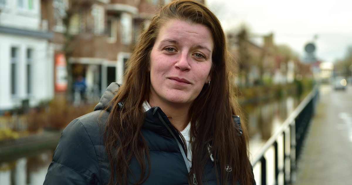 Sharon (30) heeft geen thuis en zwerft op straat: net toen ze de knop ...