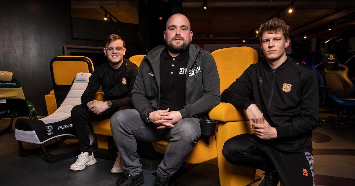 Rory is trainer bij FC Volendam en NEC (hij staat niet op een ...