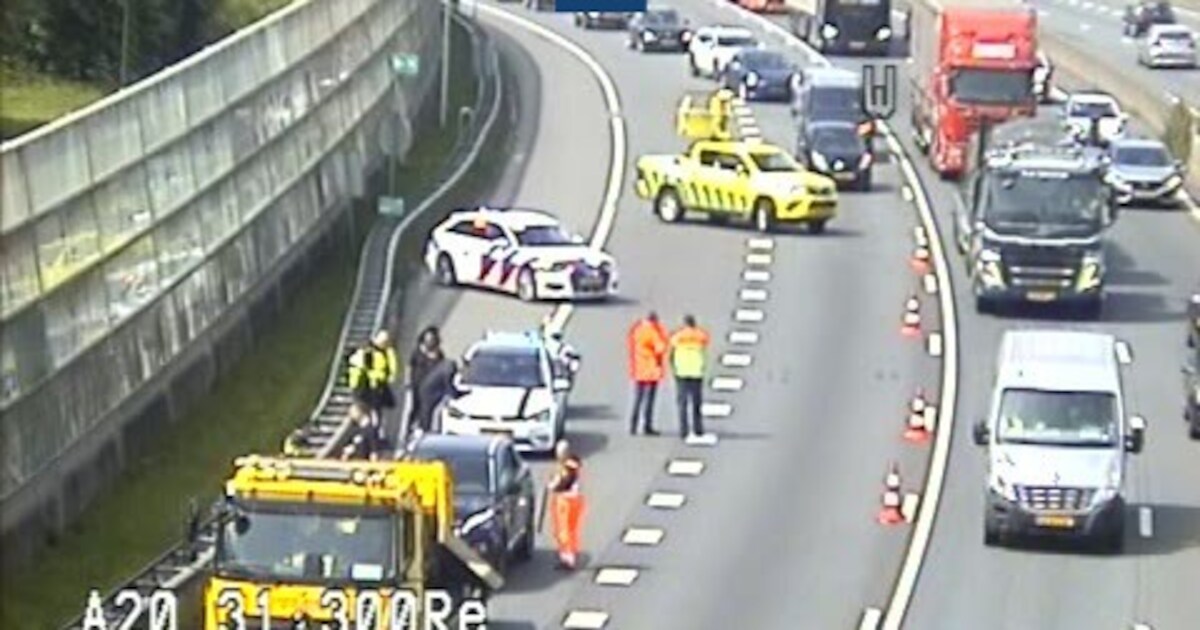 Twee rijstroken dicht na ongeval op A20 in Rotterdam | 112 nieuws Rotterdam | AD.nl
