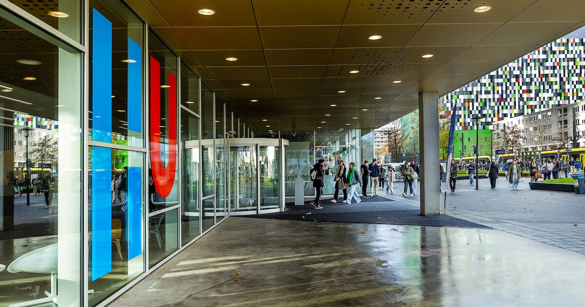 Verbazing over borden op De Uithof die wijzen naar supermarkt ...