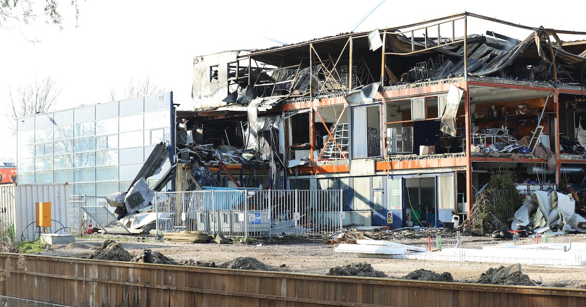 Brand in Zoetermeer na twaalf uur eindelijk uit; advies om nog wel uit ...