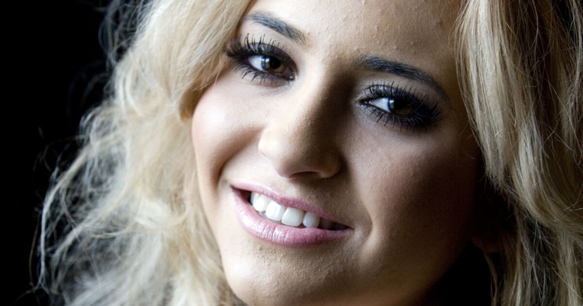 Christina Curry mist mogelijk huwelijk van vader Adam | Show | AD.nl