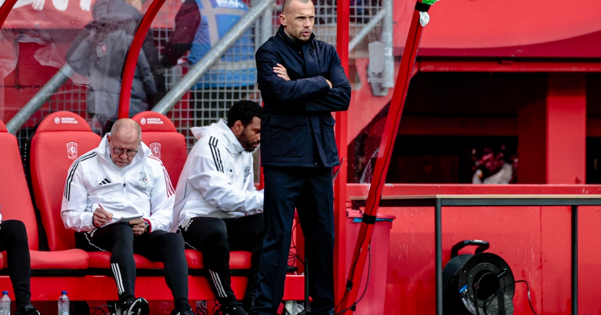 John Heitinga is na gênante vertoning Ajax voor rust gek als hij straks ...