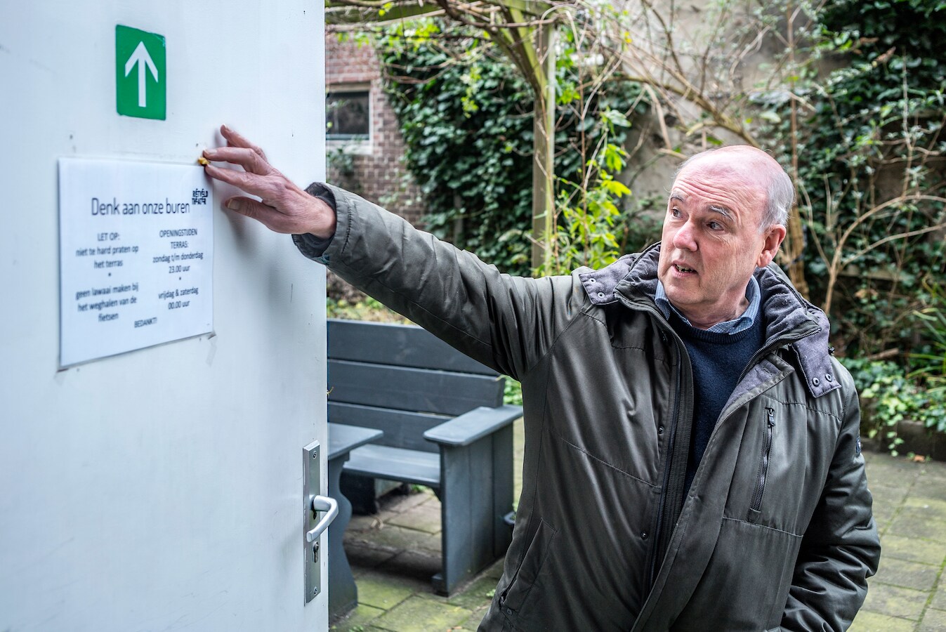 Bekende Delftse kunstenaar moet na 35 jaar zijn atelier uit: ‘Ik voel ...