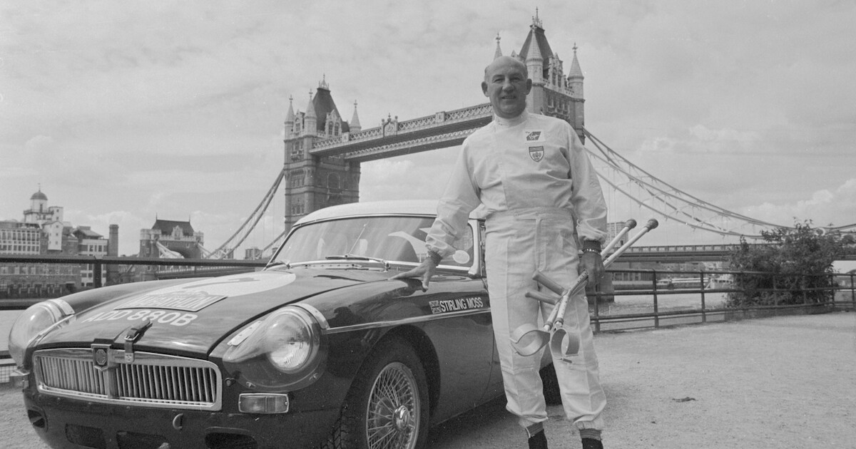 Formule 1-wereld eert ‘race-icoon' Stirling Moss | Formule 1 | AD.nl