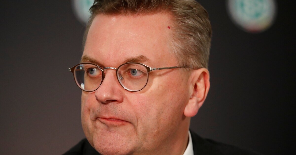 DFB-president Grindel stapt op na beschuldigingen fraude | Sport | AD.nl