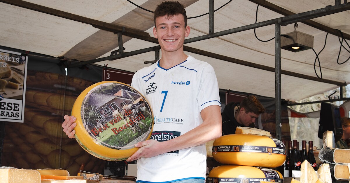 Handballer en kaasboer Koen (20) geniet op de markt: ‘Je bouwt een band ...