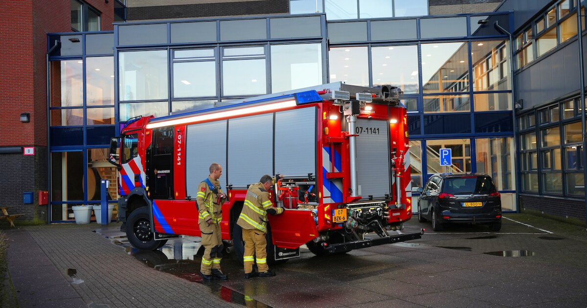 Gesprongen waterleiding zet Corlaer College in Nijkerk blank: school ...