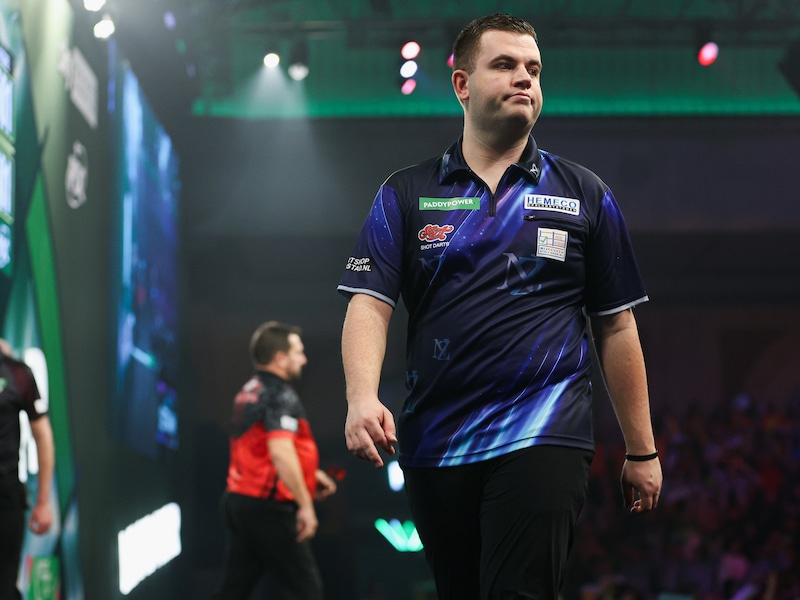 Van Gerwen afgedroogd in WK-finale, Littler jongste kampioen ooit ...