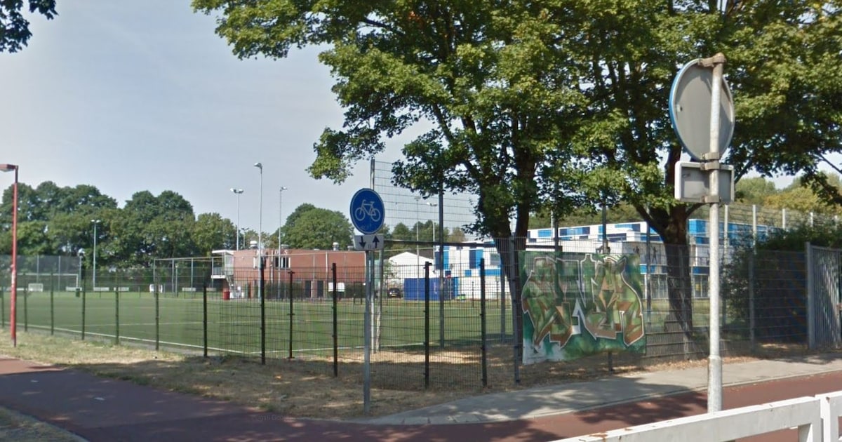 Wedstrijd bij Utrechtse voetbalclub DWSV ontspoort: scheidsrechter op ...