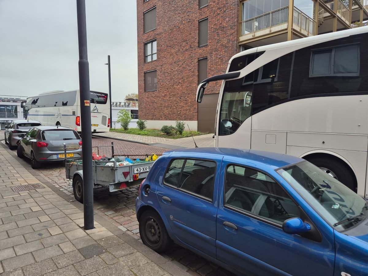 Maatregelen om einde te maken aan overlast touringcars: ‘Vaste ...