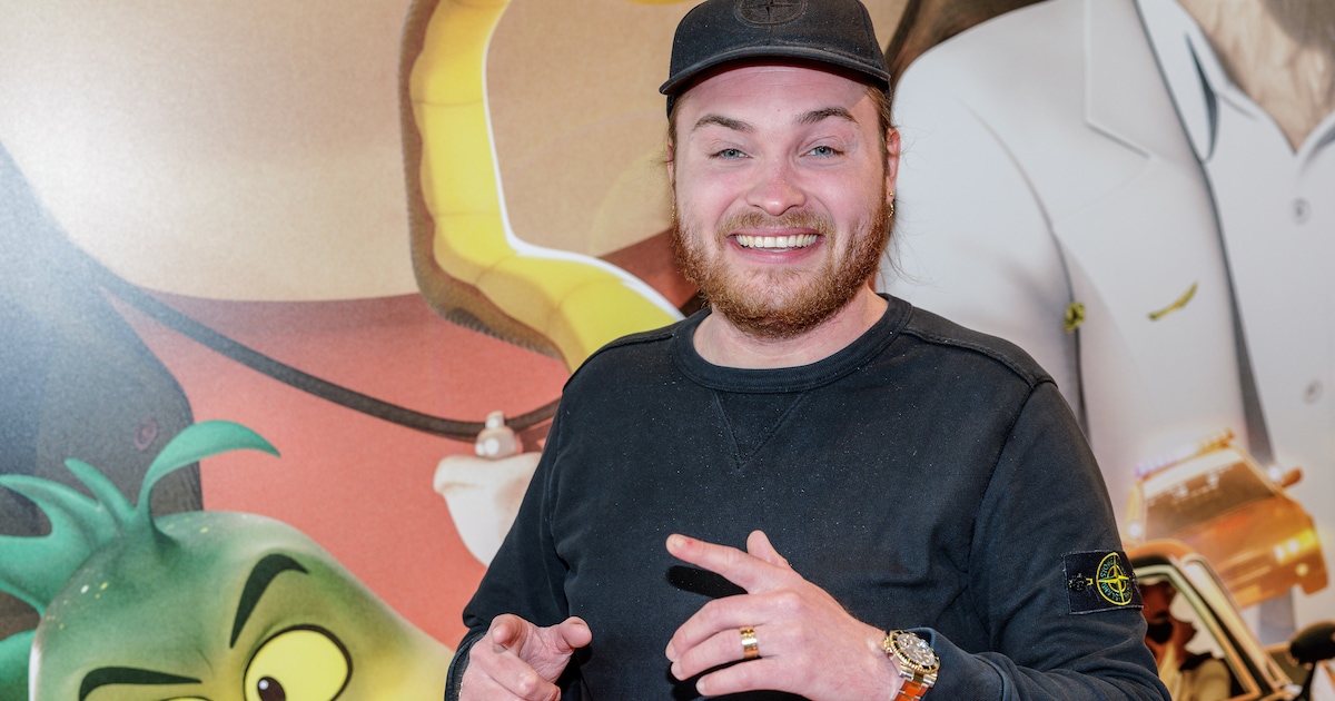 Rapper Donnie strikt de Toppers voor nieuw nummer | Show | AD.nl